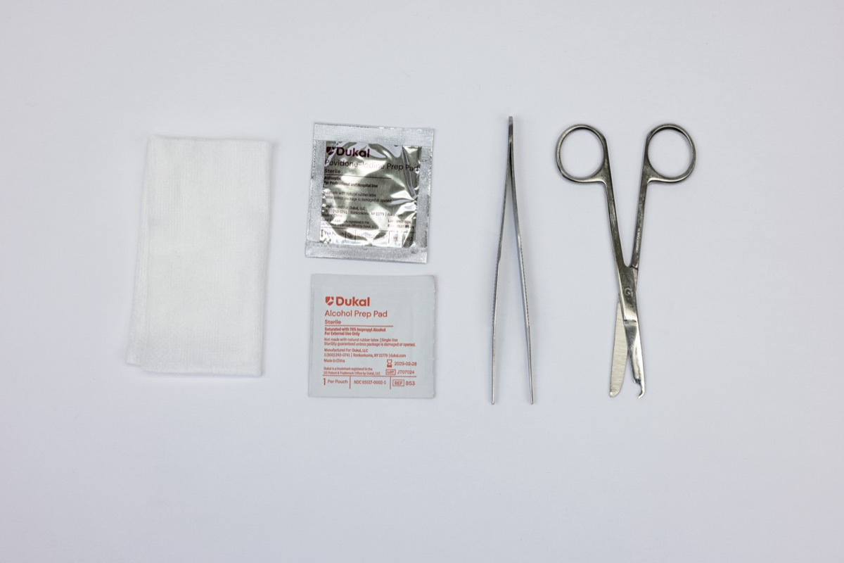 Suture Removal Set - LSL Healthcare